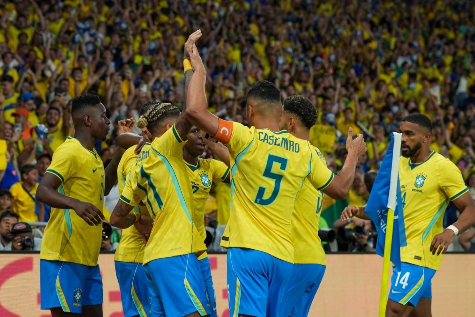 Seleção vai jogar de azul? Confira quais uniformes o Brasil usa na Copa ...